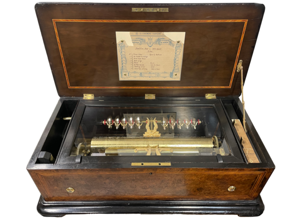 Cylinder Music Box with 10 Bells